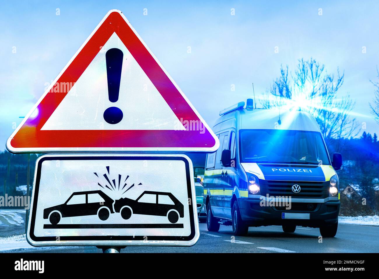 Verkehrsunfalluntersuchung hi-res stock photography and images - Alamy