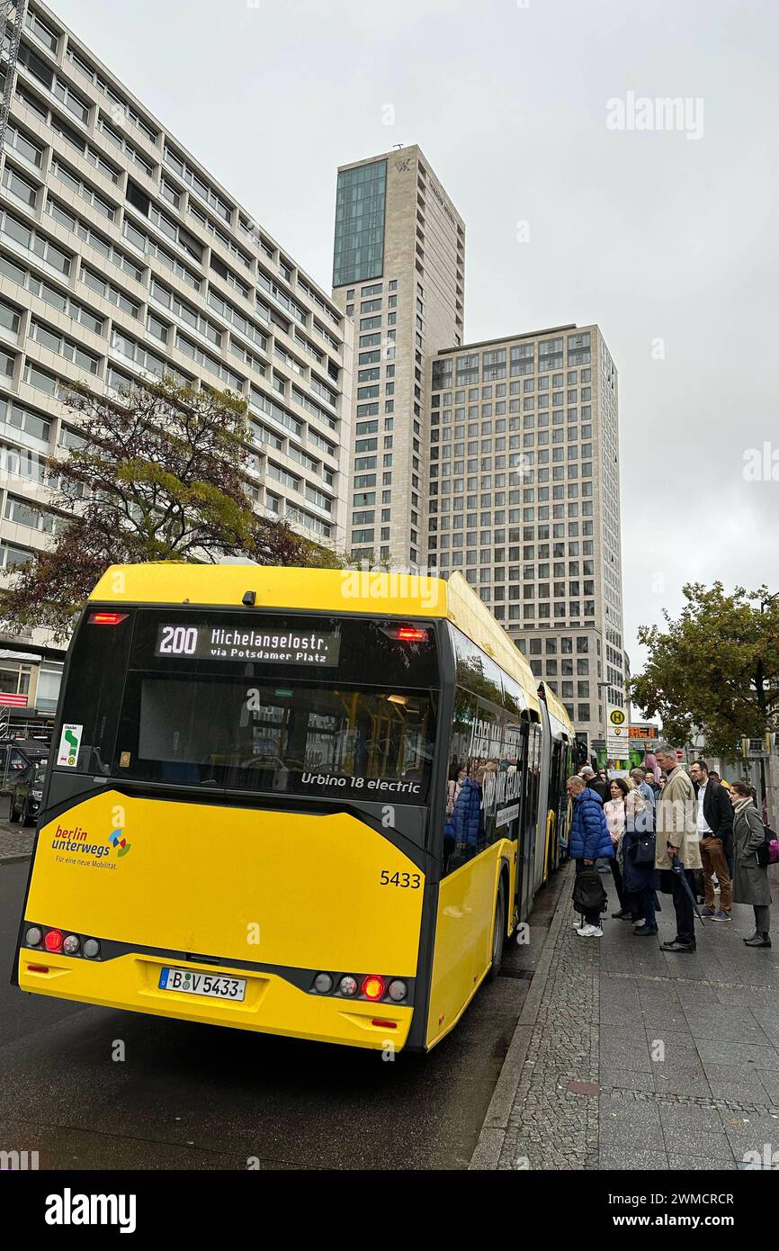 231026d876berlin hi-res stock photography and images - Alamy