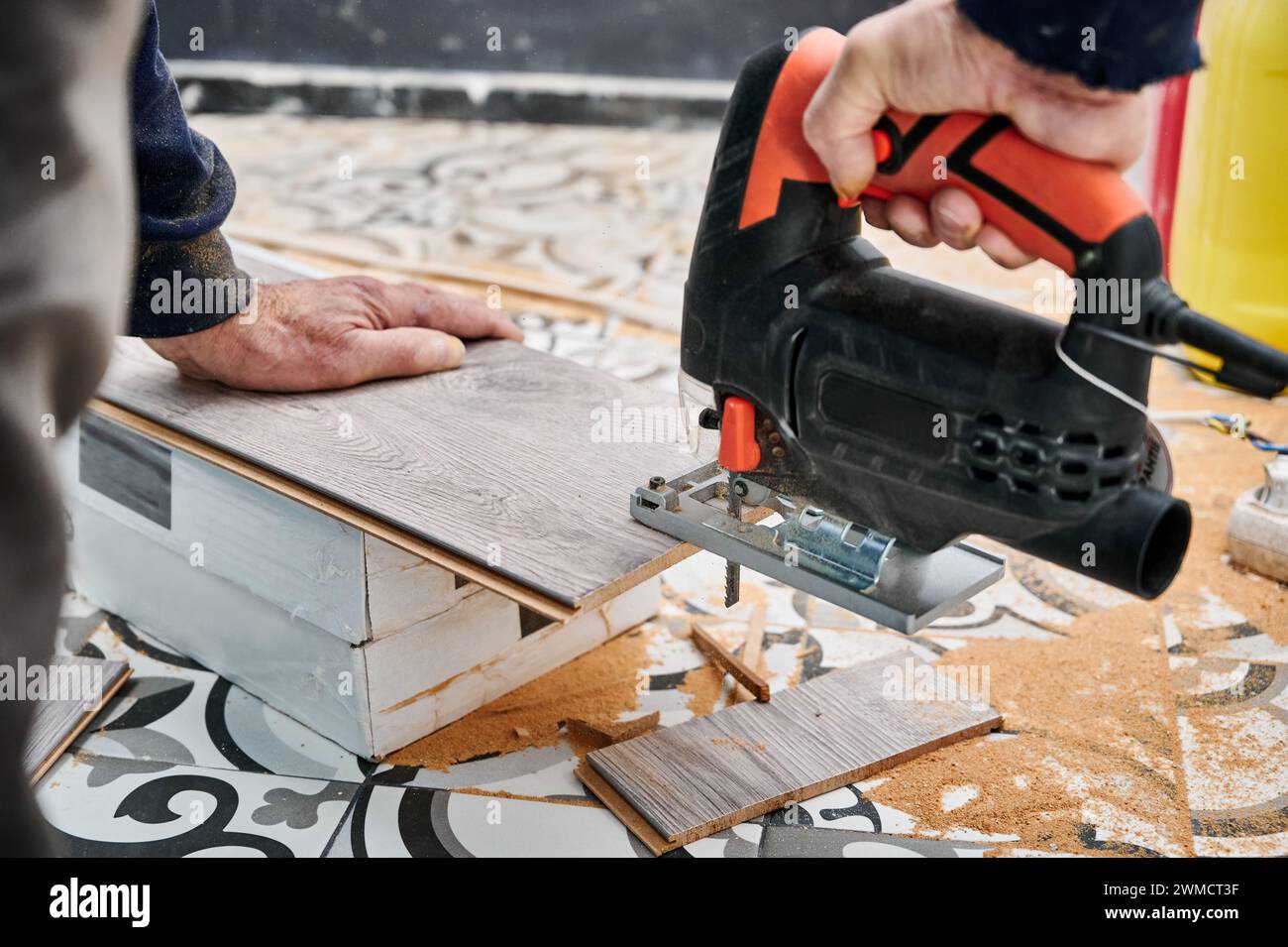 Laminate cutter hi-res stock photography and images - Alamy