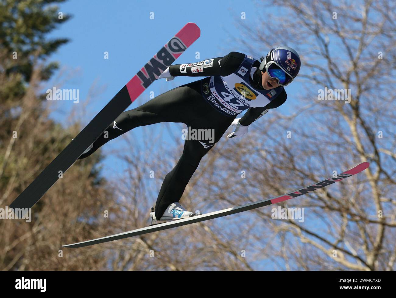 Oberstdorf, Germany. 25th Feb, 2024. Nordic skiing/ski jumping: World ...