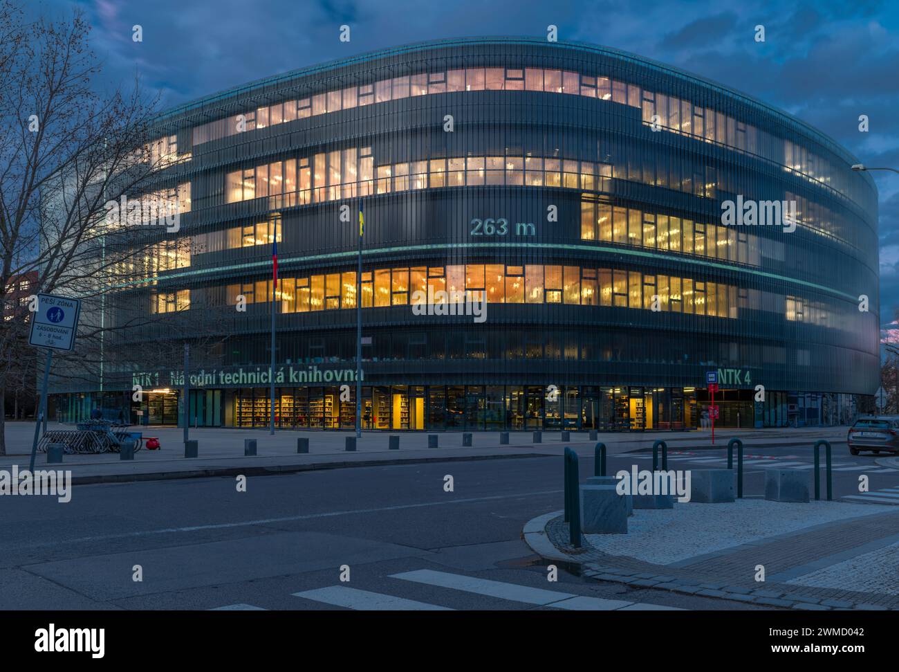 Prague metro blue hi-res stock photography and images - Alamy