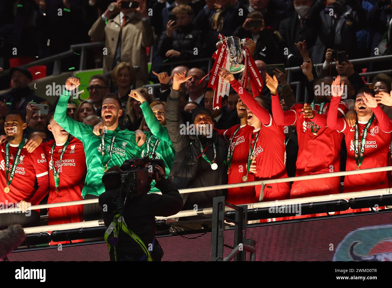 Liverpool efl cup final trophy hi-res stock photography and images - Alamy