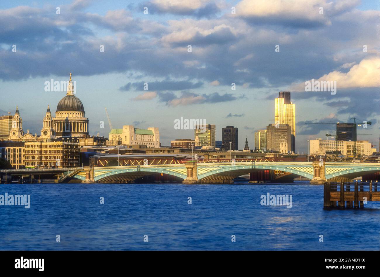 National westminster tower 1987 hi-res stock photography and images - Alamy