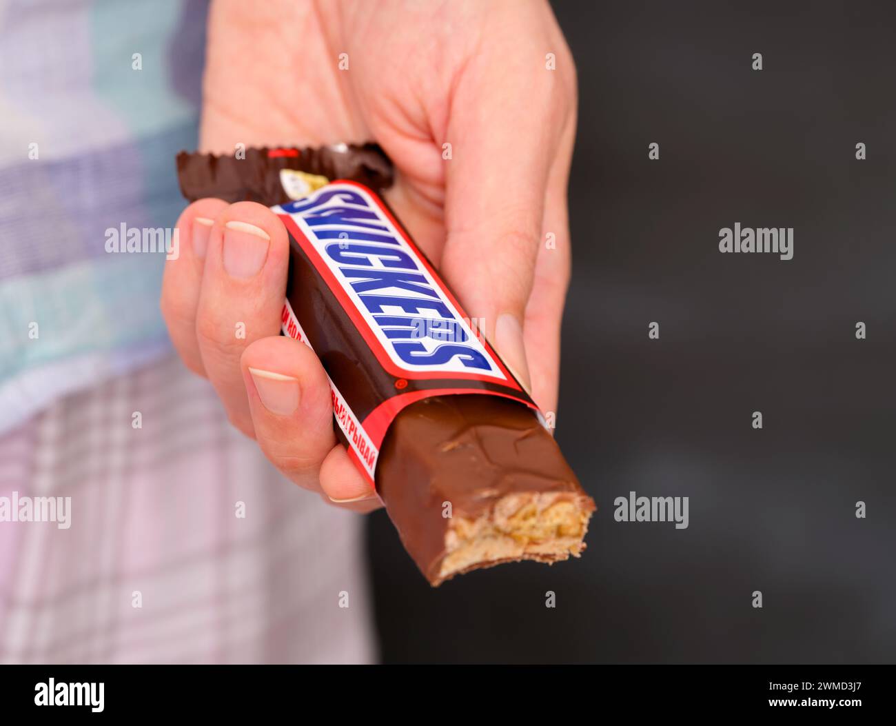 Snickers bar hi-res stock photography and images - Alamy