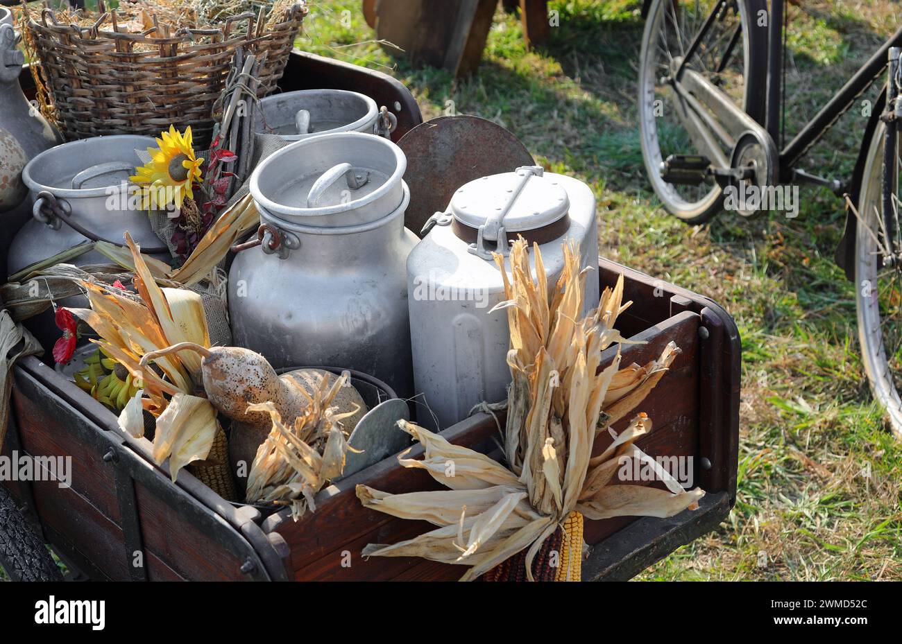 Old fashioned food delivery cart hi-res stock photography and images ...