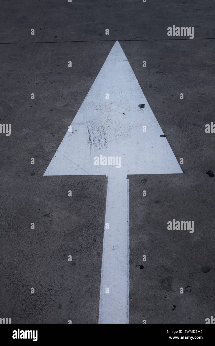 Highway traffic signs arrow hi-res stock photography and images - Alamy