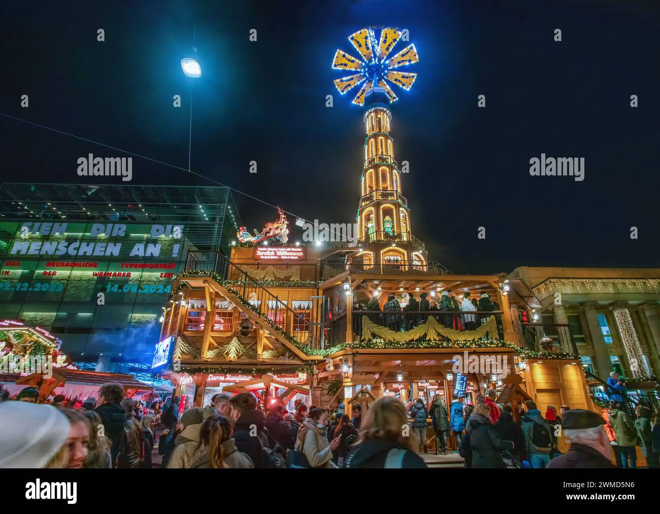 Sclossplatz hi-res stock photography and images - Alamy