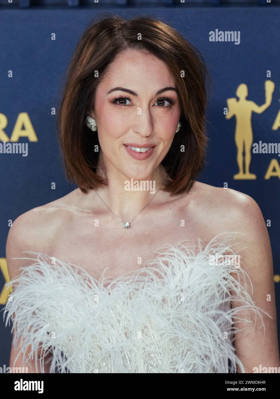 Los Angeles, USA. 24th Feb, 2024. Kelley Curran walking on the red ...