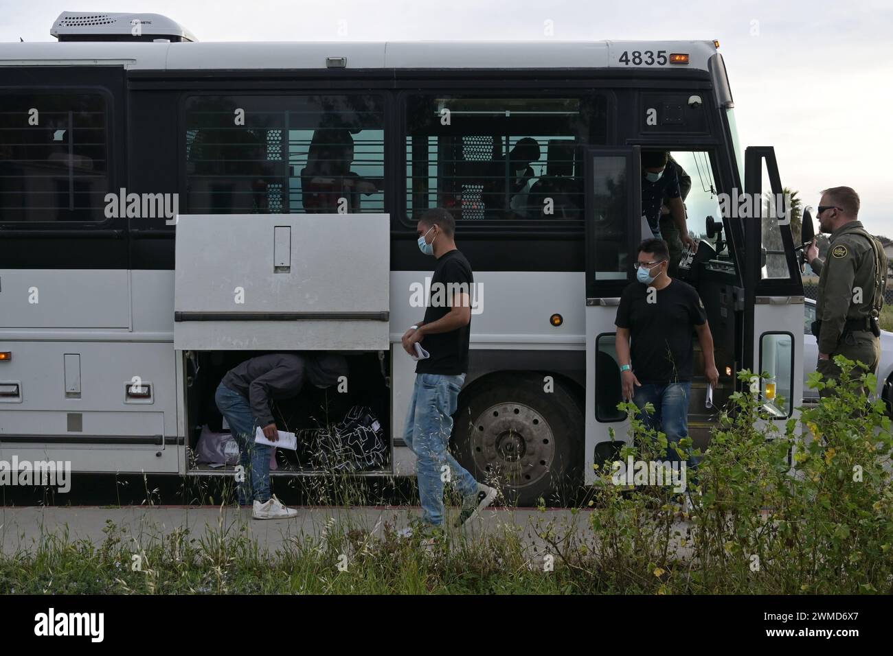 San Diego, California, USA. 24th Feb, 2024. Hundreds of migrants from ...