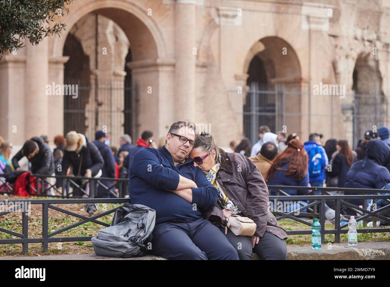 Italy rome couple activity hi-res stock photography and images - Alamy