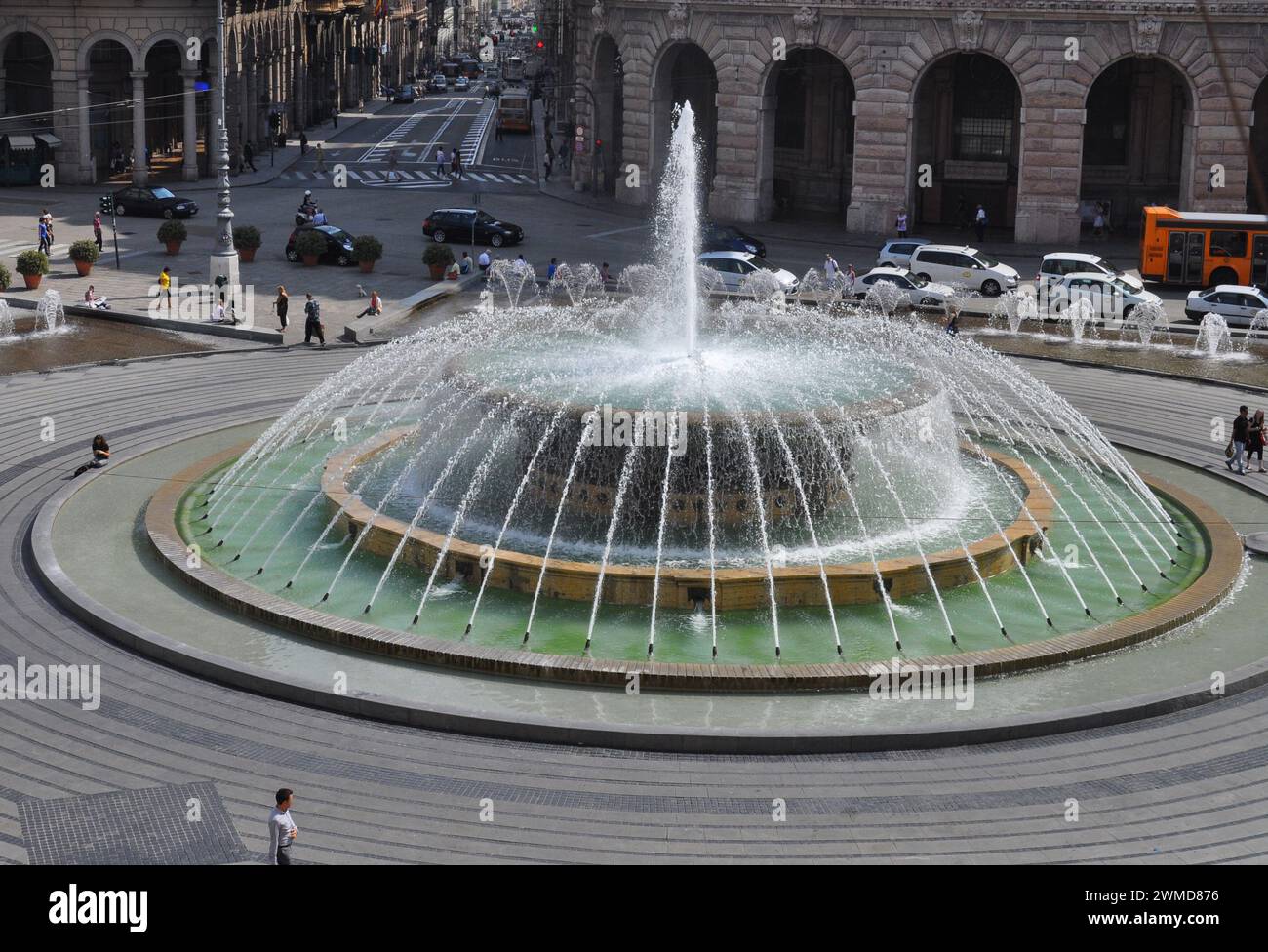 De ferrari square and fountain hi-res stock photography and images - Alamy