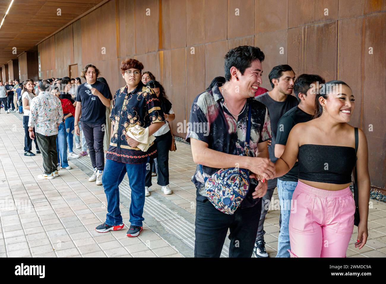 Centro de convenciones y exposiciones hi-res stock photography and ...