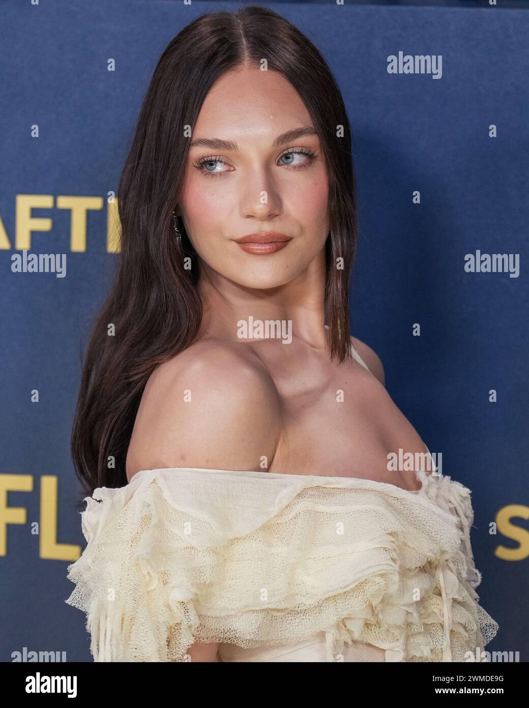 Los Angeles, USA. 24th Feb, 2024. Maddie Ziegler walking on the red ...