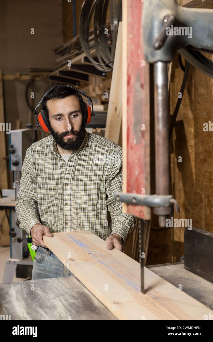 Bandsaw guides hi-res stock photography and images - Alamy