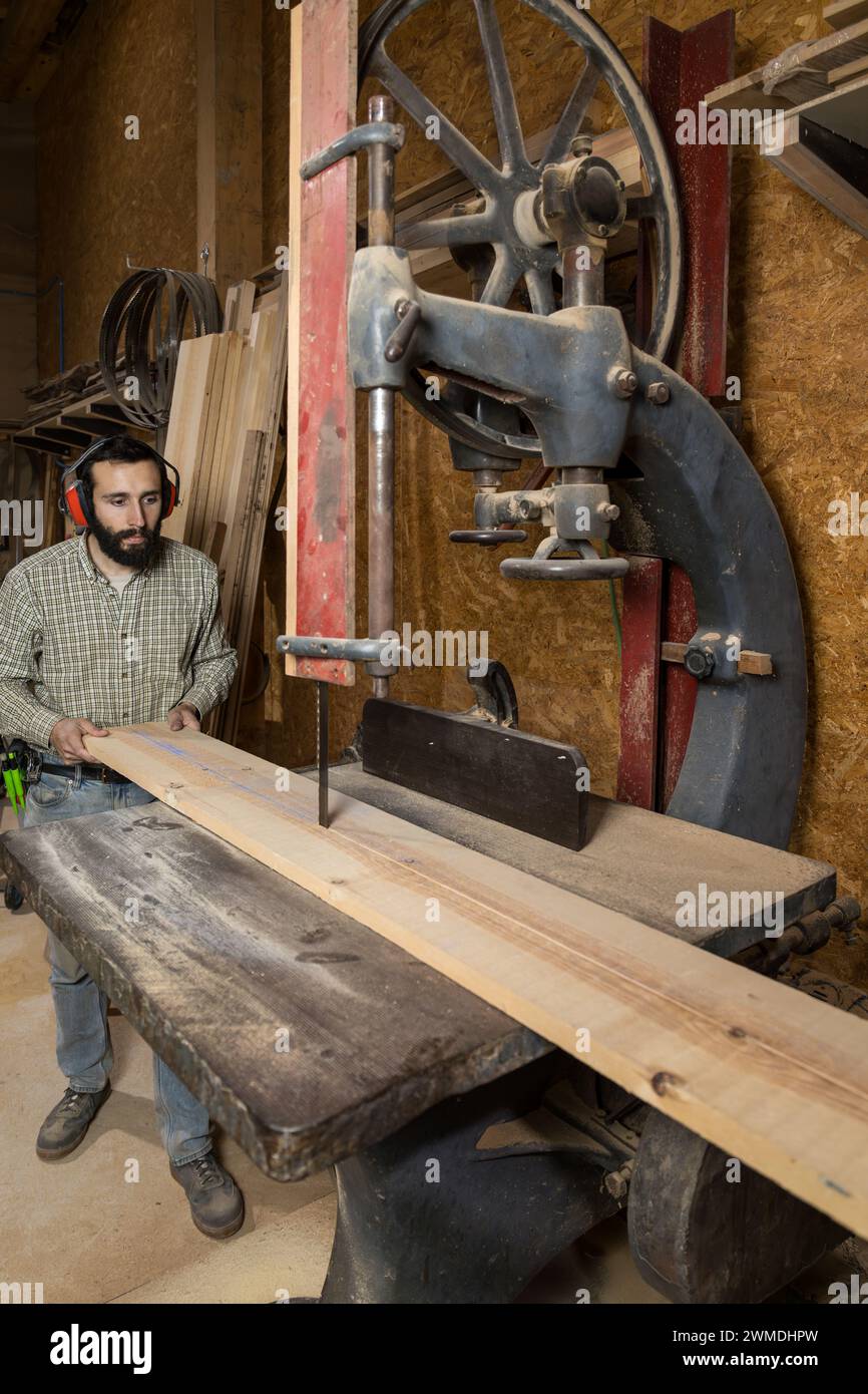 Wood fabricating hi-res stock photography and images - Alamy