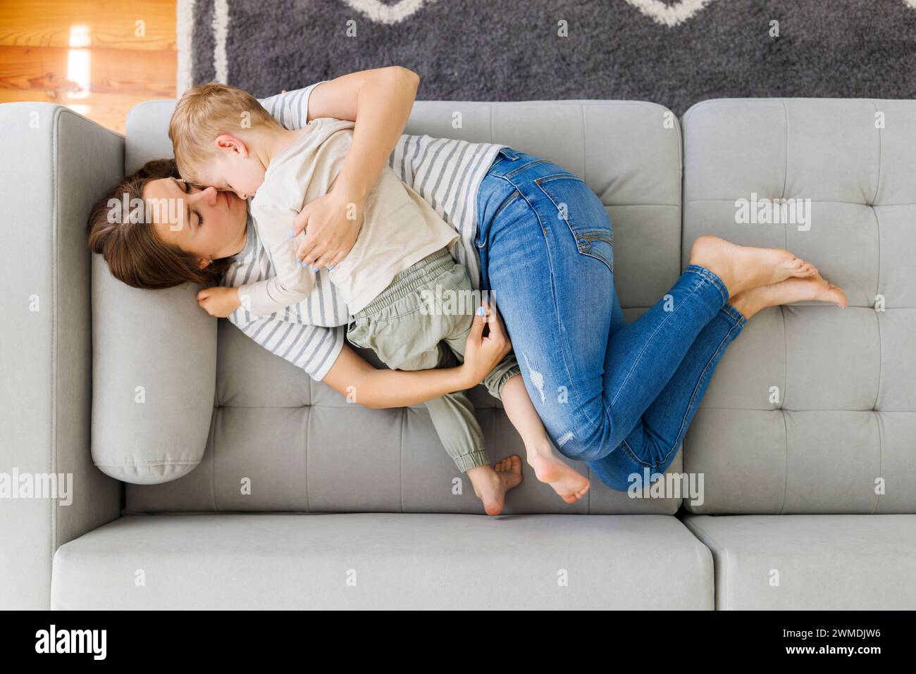 Portrait cuddling mother child hi-res stock photography and images - Alamy