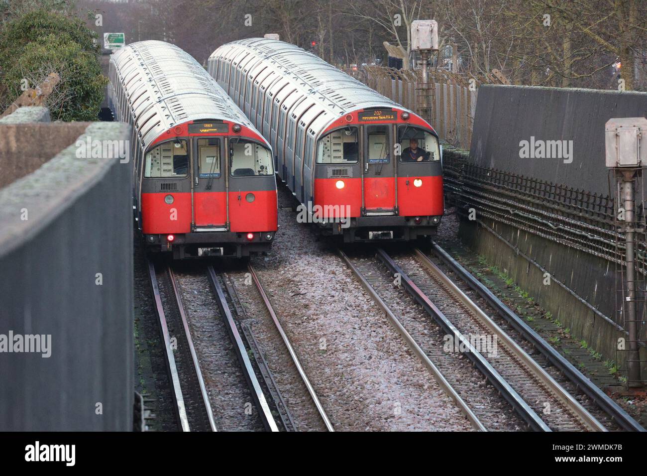 Piccadilly line trains hi-res stock photography and images - Alamy