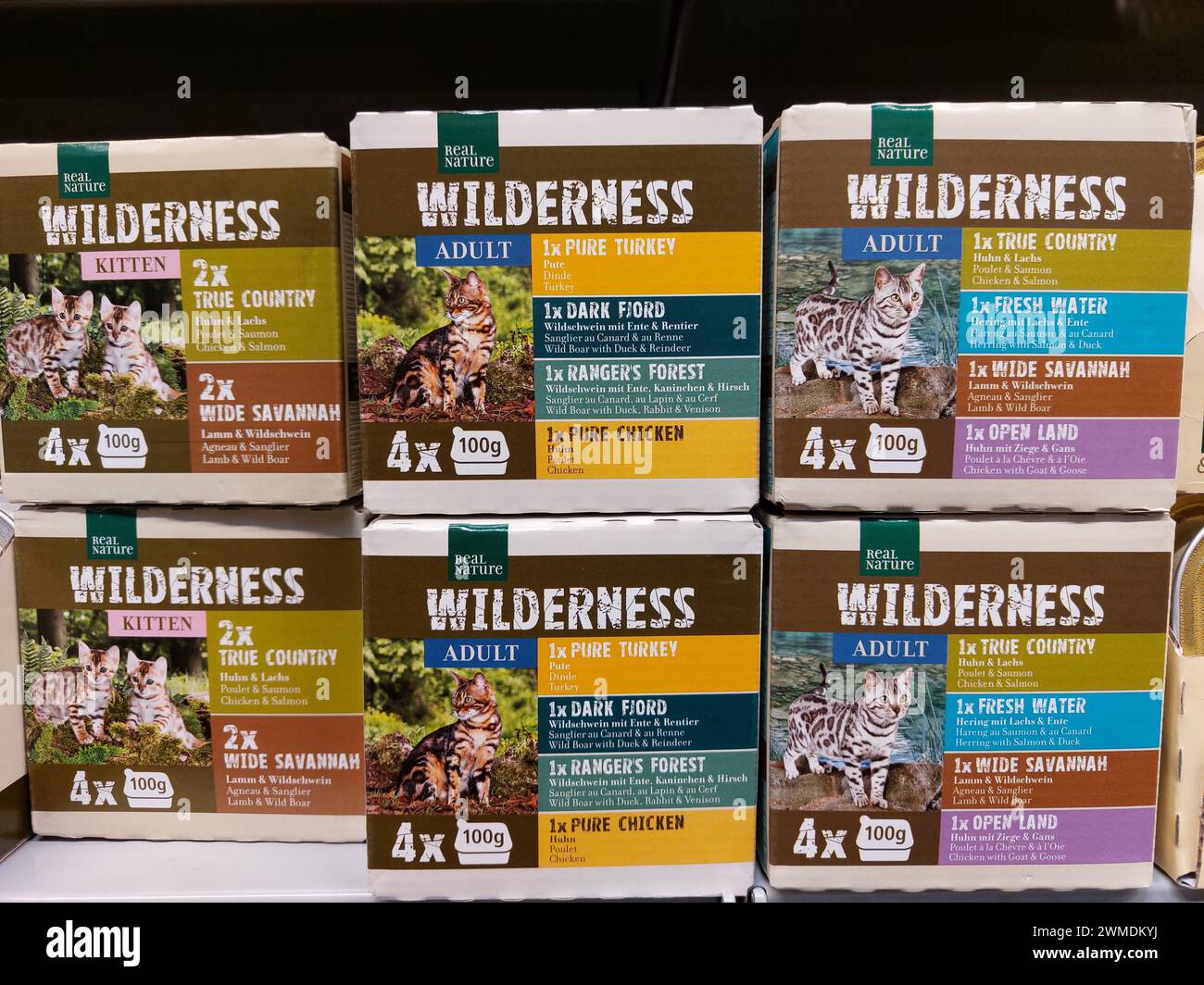 Store pack cat food hi-res stock photography and images - Alamy