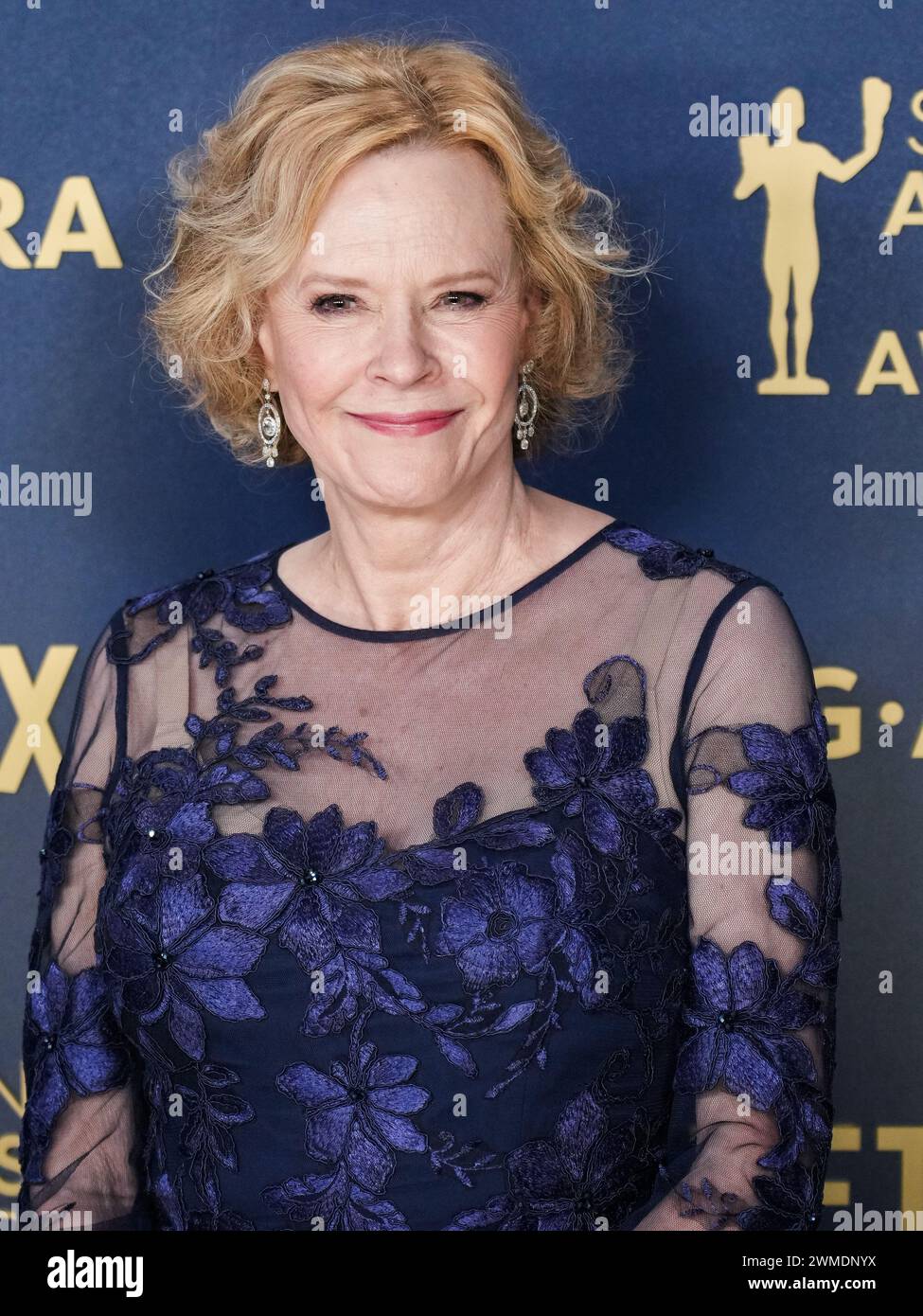 Los Angeles, USA. 24th Feb, 2024. JoBeth Williams walking on the red ...