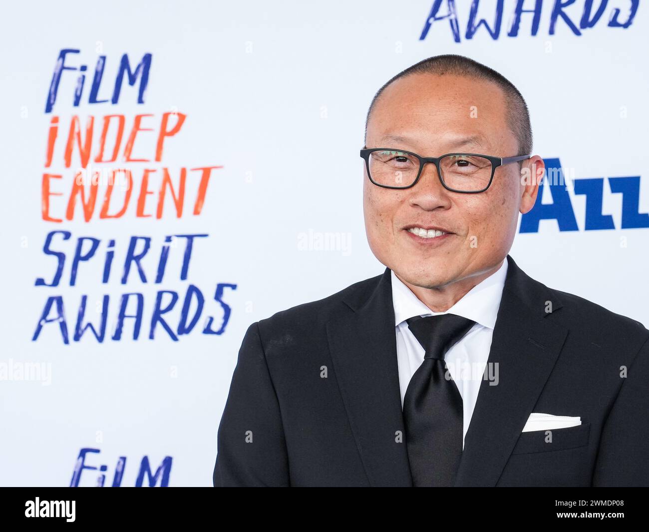 Los Angeles, USA. 25th Feb, 2024. Ron Song walking on the red carpet at ...