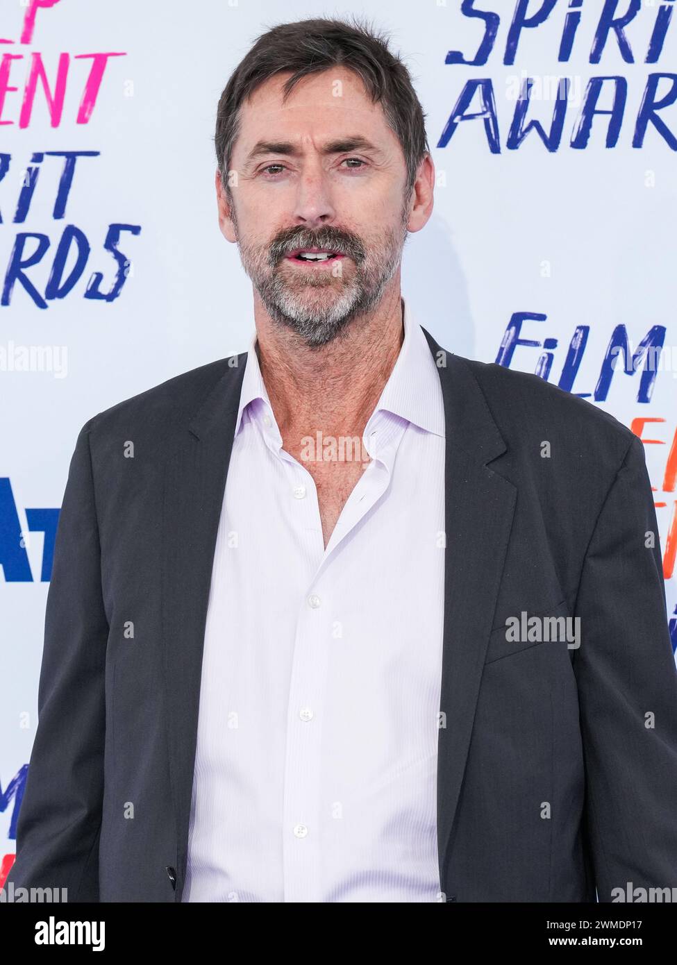 Los Angeles, USA. 25th Feb, 2024. Kirk Fox walking on the red carpet at ...