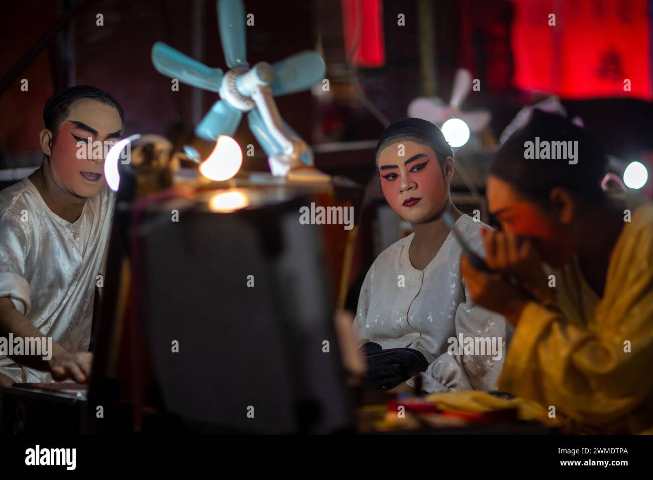 Thai performers from the "Tie Kia Tong Chia Sung Hiang" Chinese Teochew ...