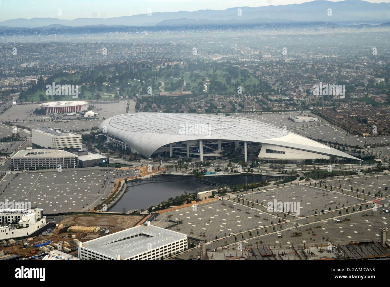 Sofi stadium aerial hi-res stock photography and images - Alamy