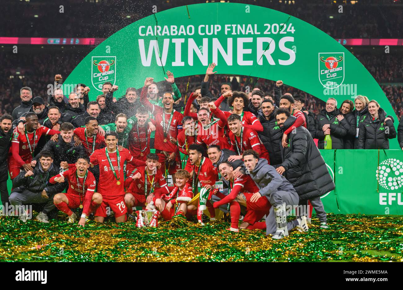 Wataru endo jurgen klopp hi-res stock photography and images - Alamy