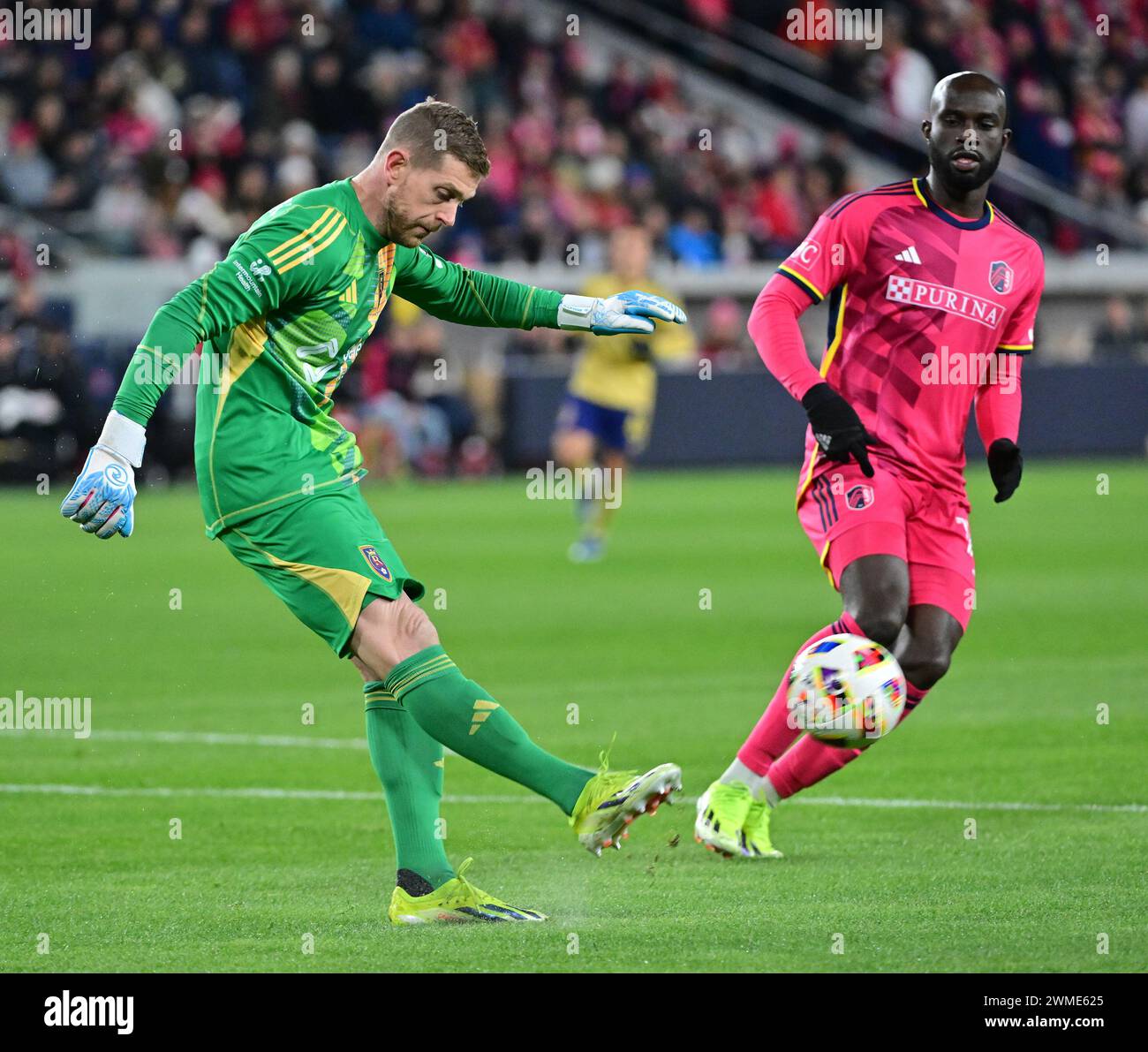 St. Louis, USA. 24th Feb, 2024. Real Salt Lake goalkeeper Zac MacMath ...