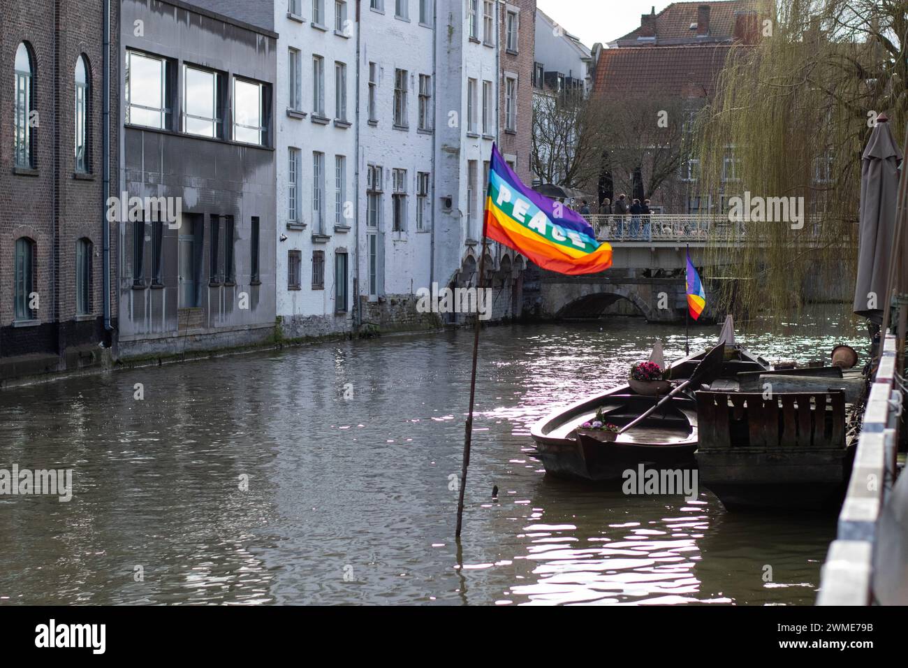 Peace written on moving flag hi-res stock photography and images - Alamy