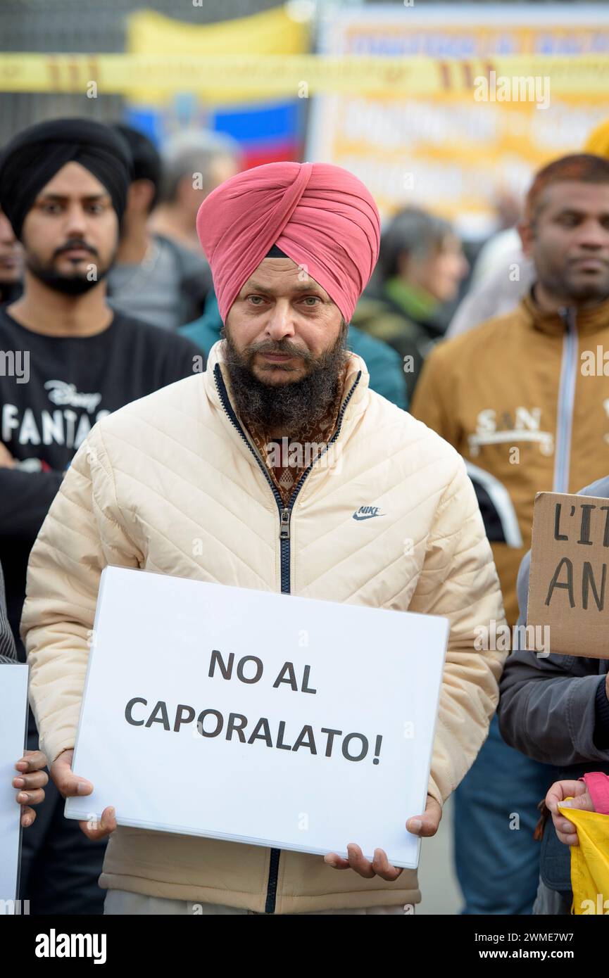 Sikh italy worker hi-res stock photography and images - Alamy