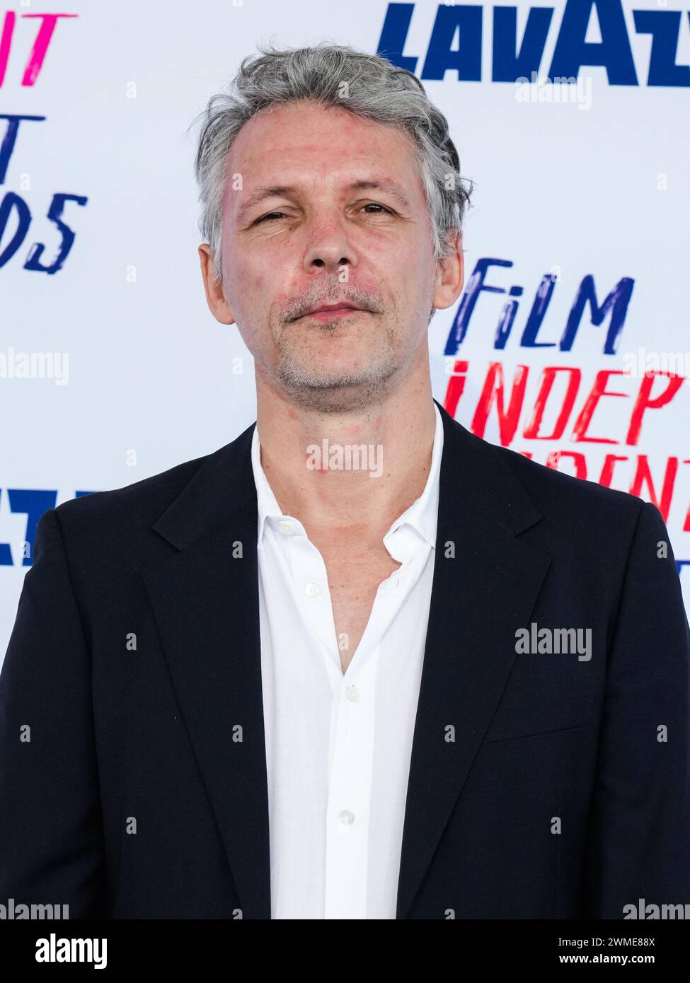 Los Angeles, USA. 25th Feb, 2024. Eigil Bryld walking on the red carpet ...