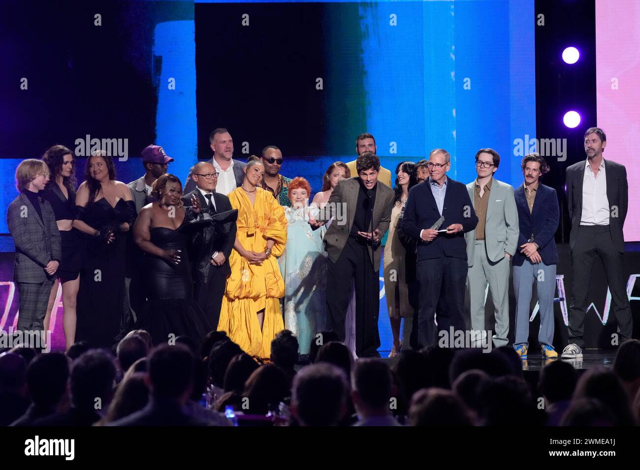 James Marsden, center, and the ensemble cast of "Jury Duty" accept the ...