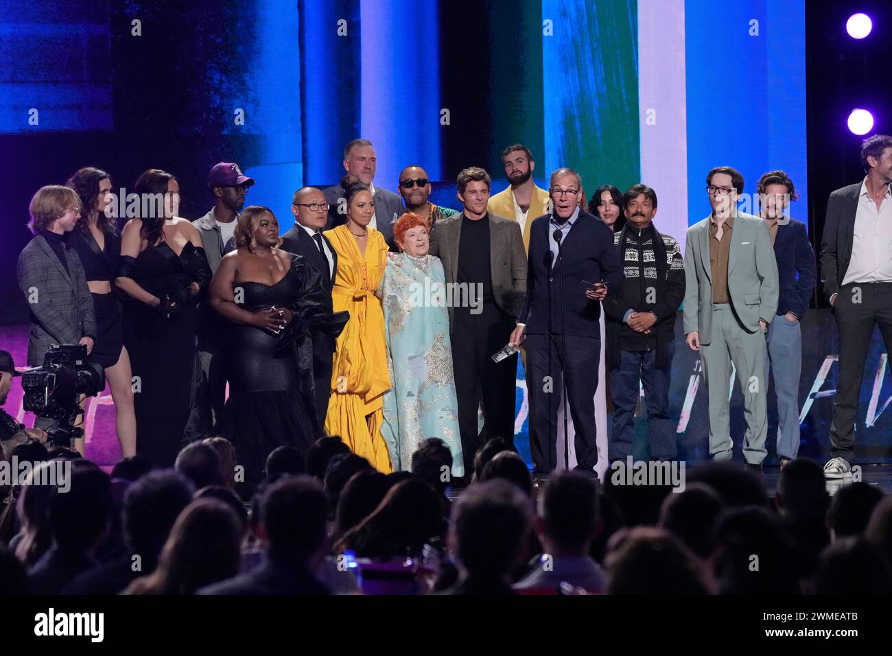 Alan Barinholtz, center, and the ensemble cast of "Jury Duty" accept ...