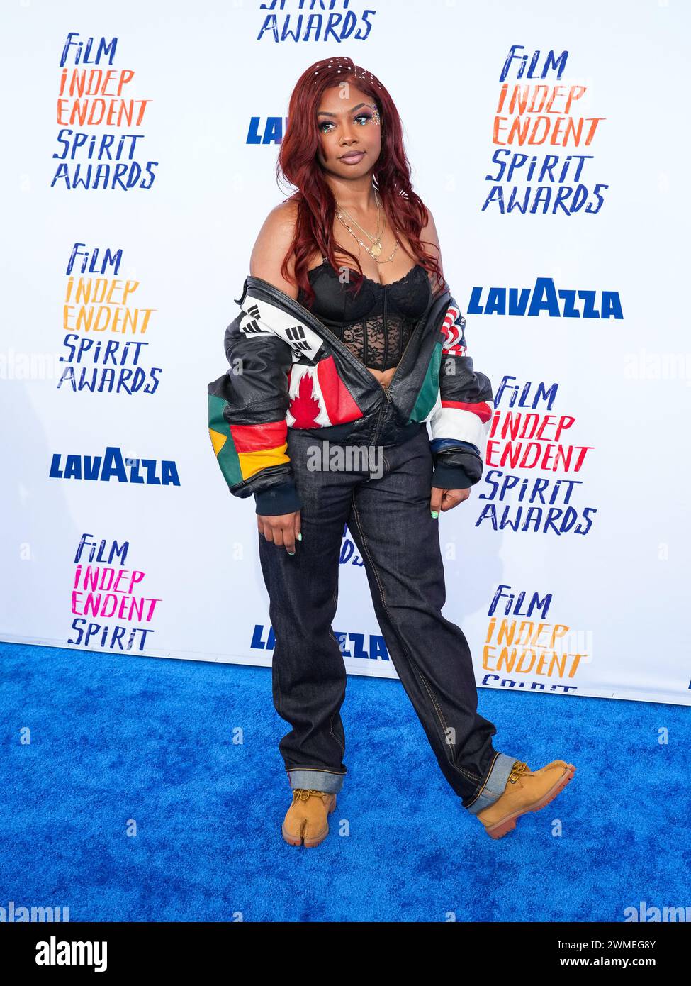 Los Angeles, USA. 25th Feb, 2024. Tia Nomore walking on the red carpet ...