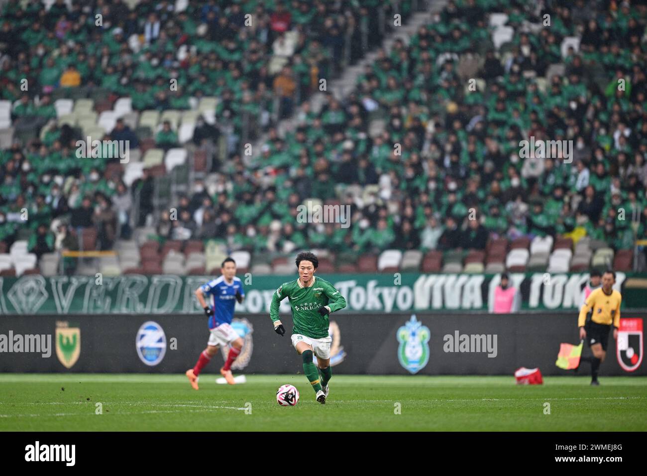 National Stadium, Tokyo, Japan. 25th Feb, 2024. Kosuke Saito (Verdy ...