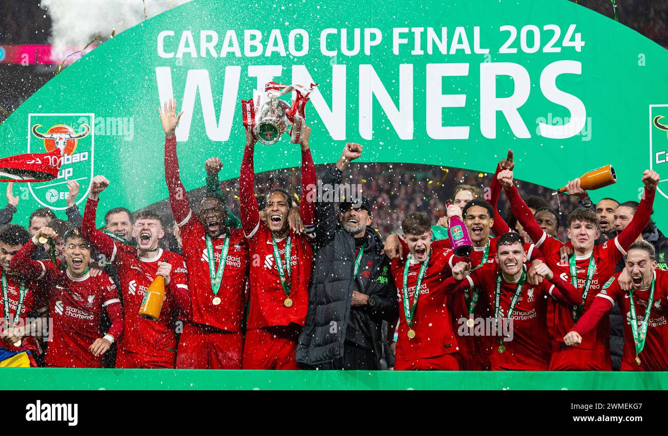 English football league cup hi-res stock photography and images - Alamy
