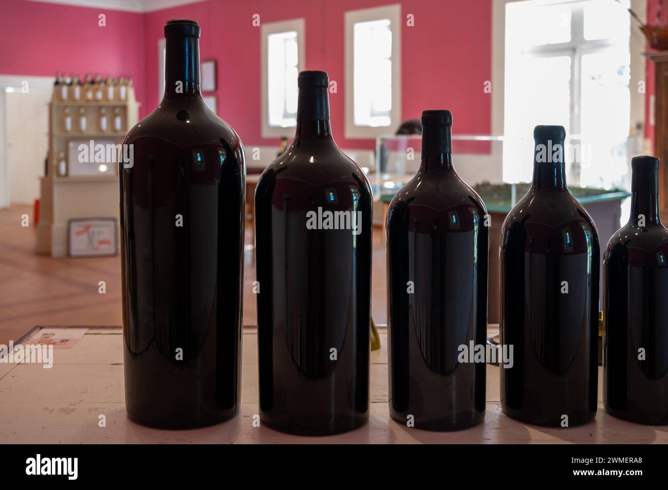 Medoc red wine bottles hi-res stock photography and images - Alamy