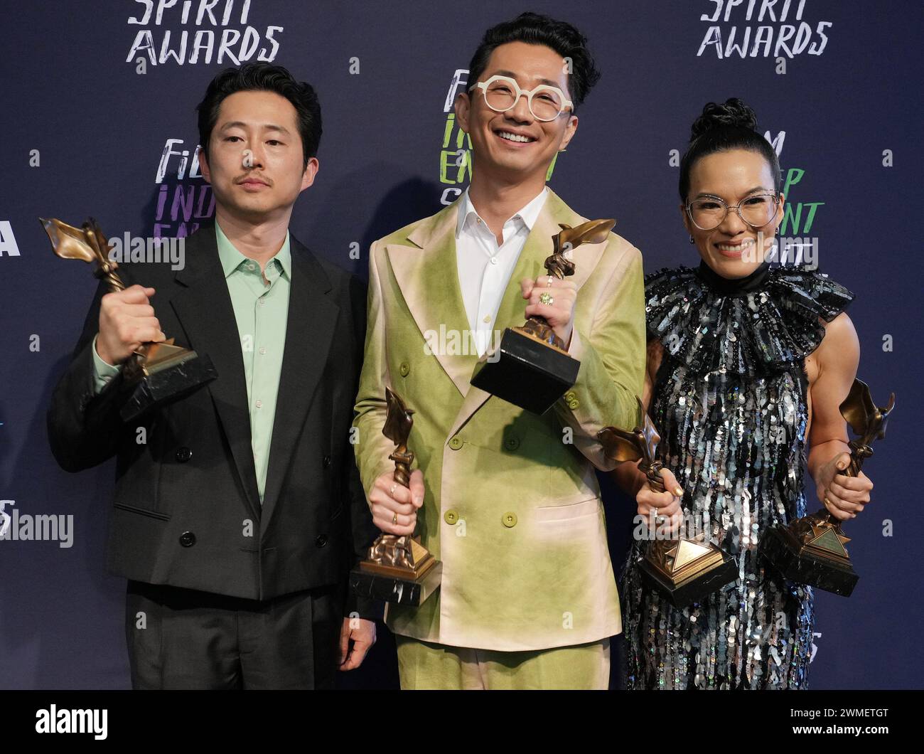 Lee sung jin kommt an -Fotos und -Bildmaterial in hoher Auflösung – Alamy