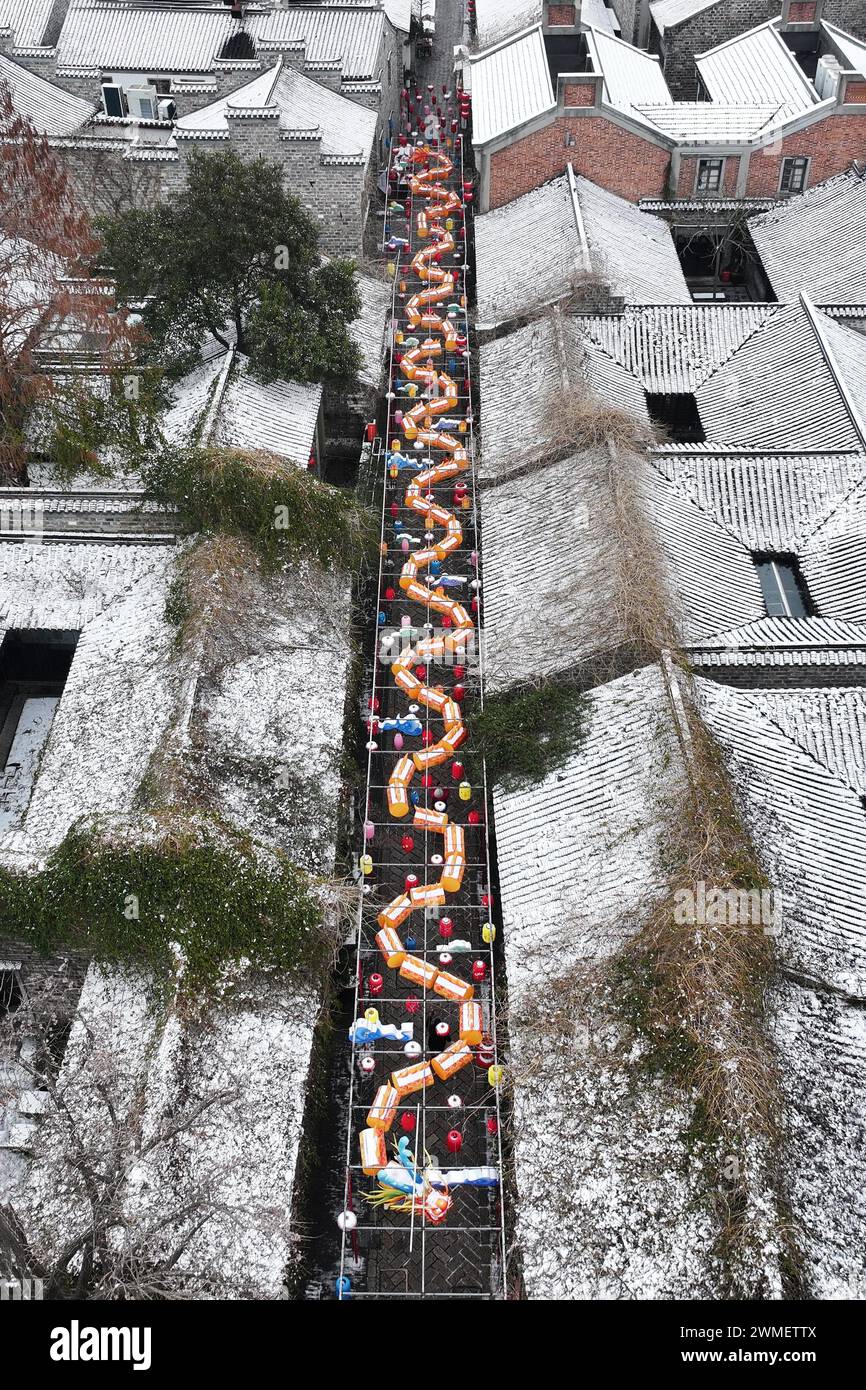 **CHINESE MAINLAND, HONG KONG, MACAU AND TAIWAN OUT** Aerial photo ...