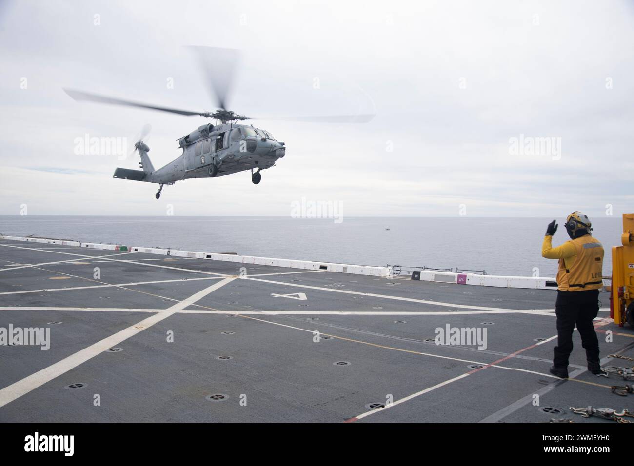 U.S. Navy Aviation Boatswain’s Mate (Handling) 3rd Class Deon Edmonds ...