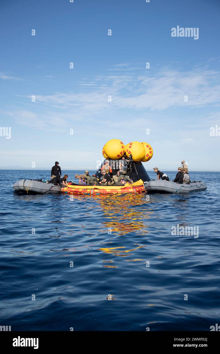 U.S. Navy Sailors assigned to Explosive Ordnance Disposal Mobile Unit 1 ...
