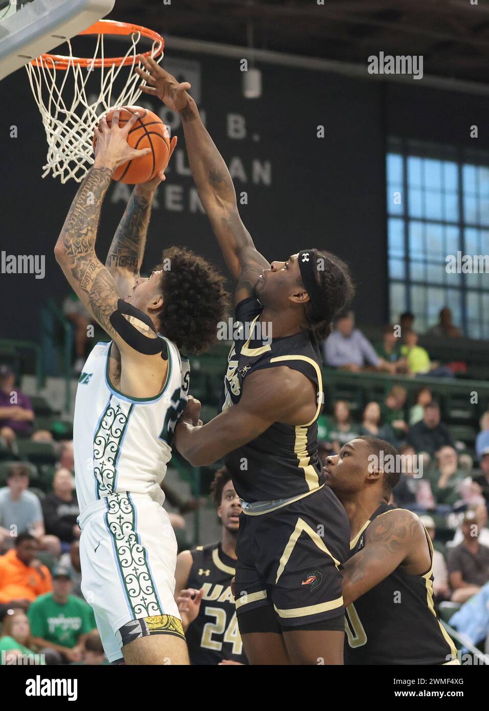 New Orleans, USA. 25th Feb, 2024. UAB Blazers guard Tony Toney (12 ...