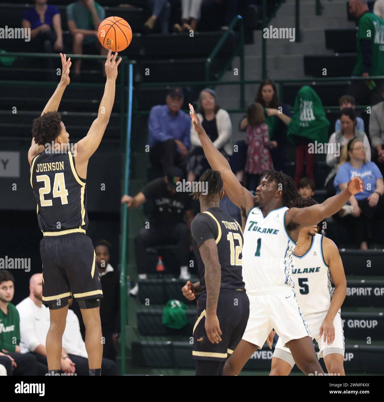 New Orleans, USA. 25th Feb, 2024. UAB Blazers guard Efrem Johnson (24 ...
