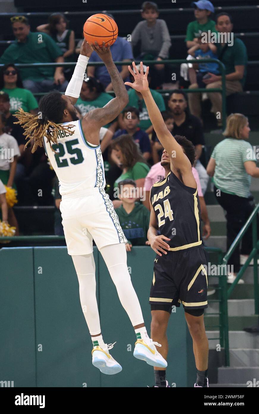 New Orleans, USA. 25th Feb, 2024. Tulane Green Wave guard Jaylen Forbes ...