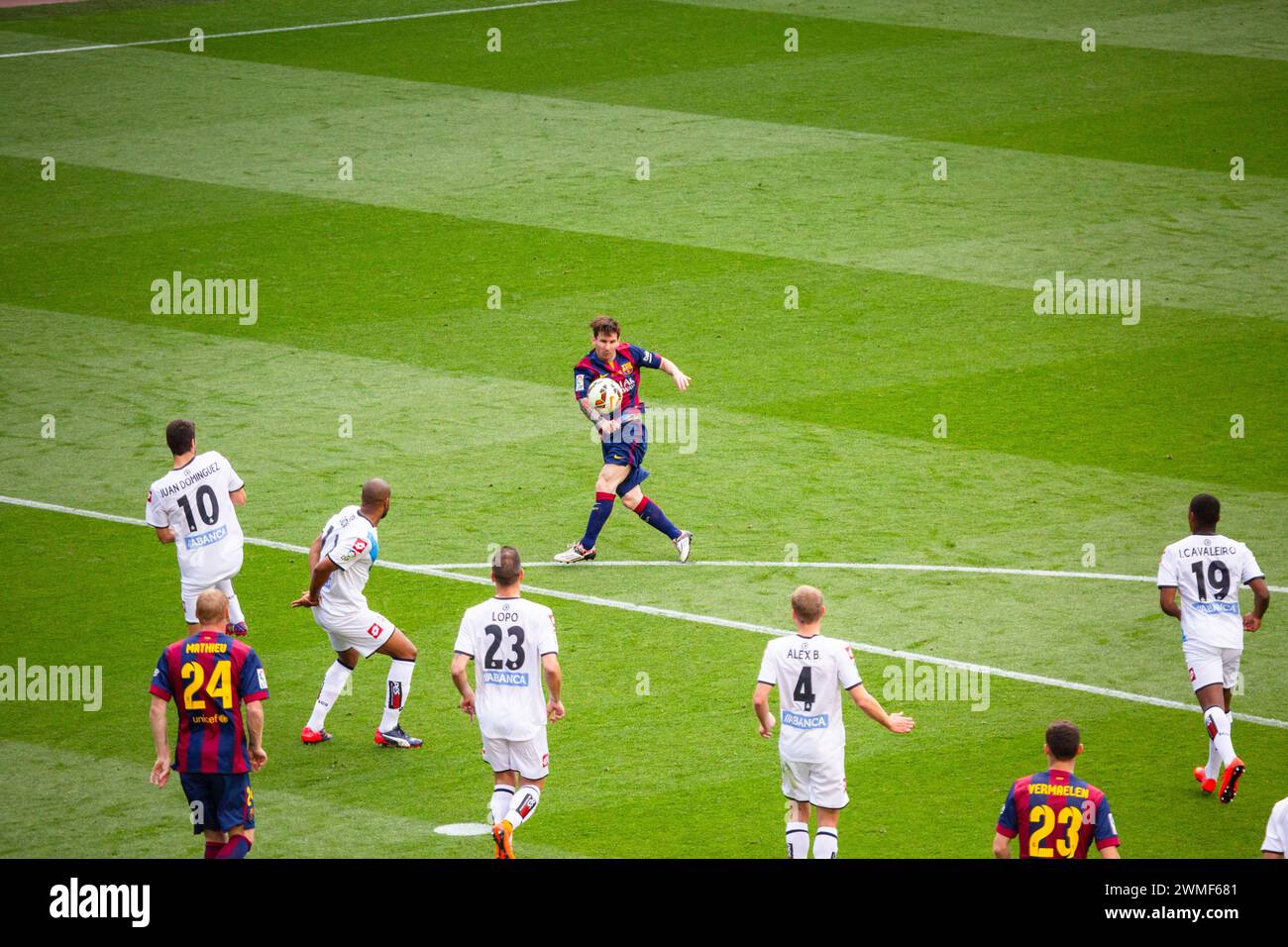 Lionel messi of barcelona shooting hi-res stock photography and images ...