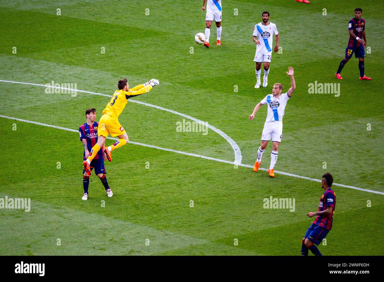 LIONEL MESSI, BARCELONA FC, 2015: Goalkeeper Fabri outjumps Lionel ...