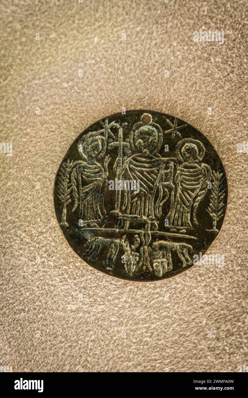 medallion, Christ crowning Peter and Paul, VI century, Musei Vaticani ...