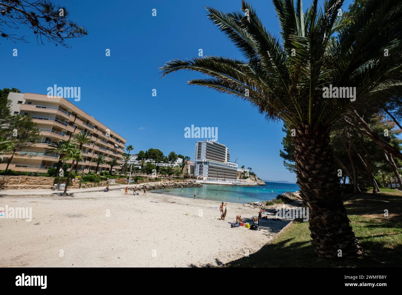 Edificio spa resort hi-res stock photography and images - Alamy