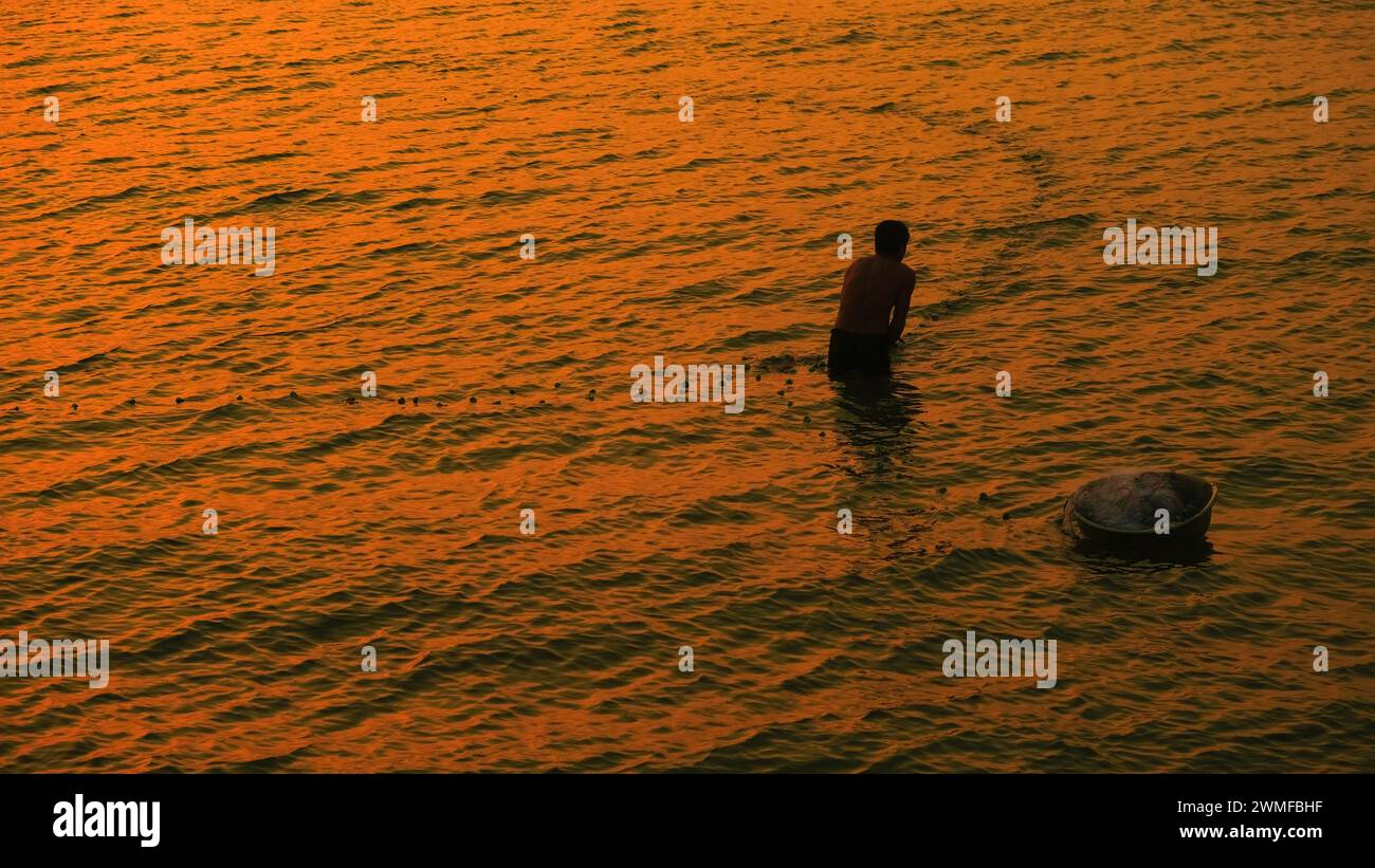 Fish catch boat fisherman mallorca spain hi-res stock photography and ...